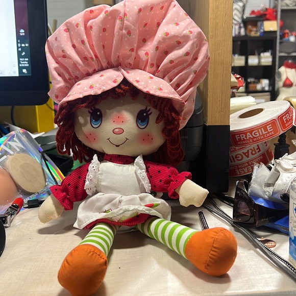 Strawberry Shortcake | Toys | Strawberry Shortcake 26 Classic Rag Doll ...